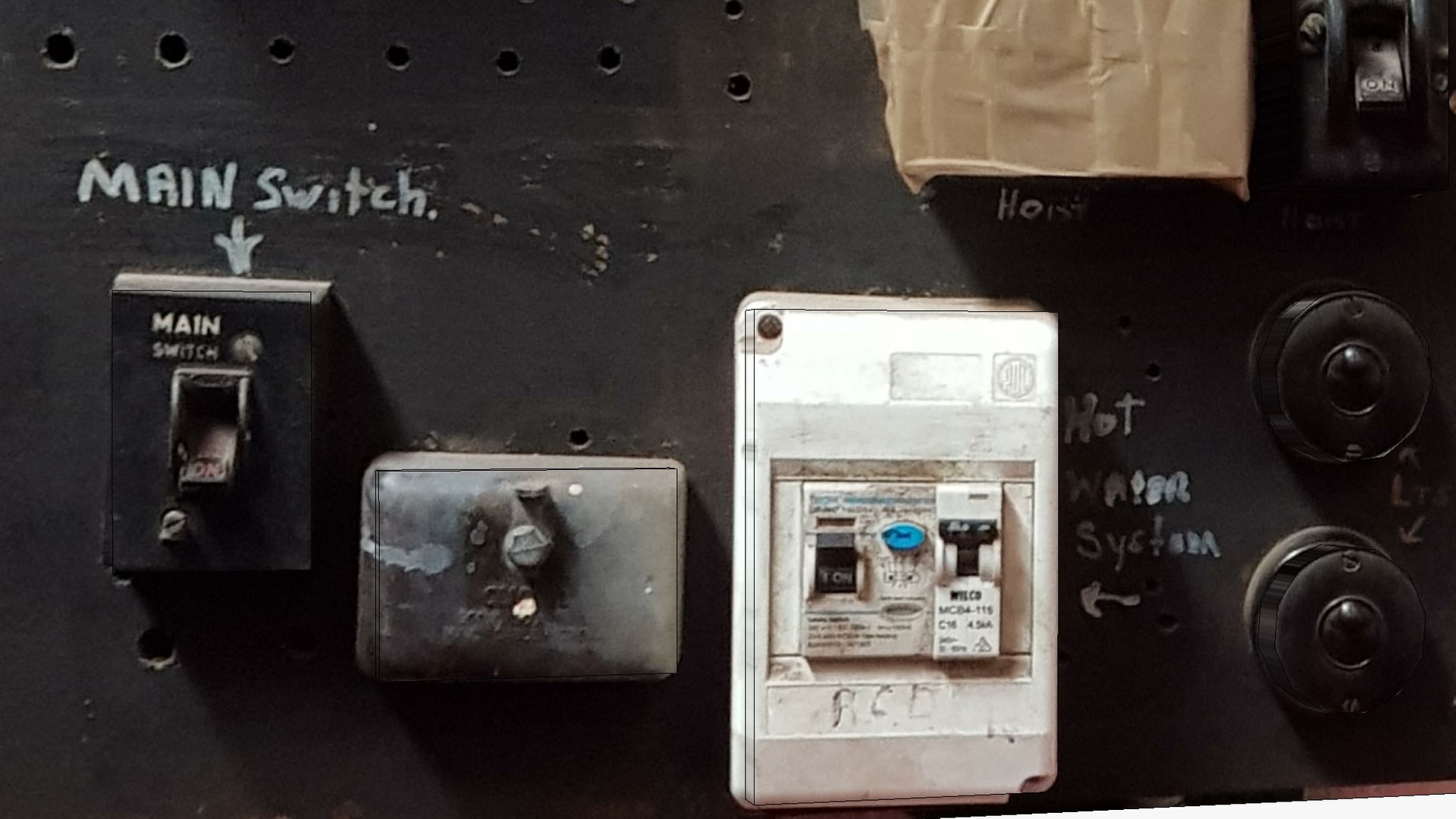 Free Switch Board Old Model - TurboSquid 1766751