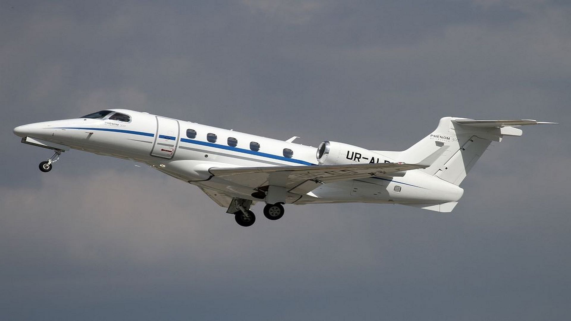 Embraer Phenom 300 3D Model - TurboSquid 1984889