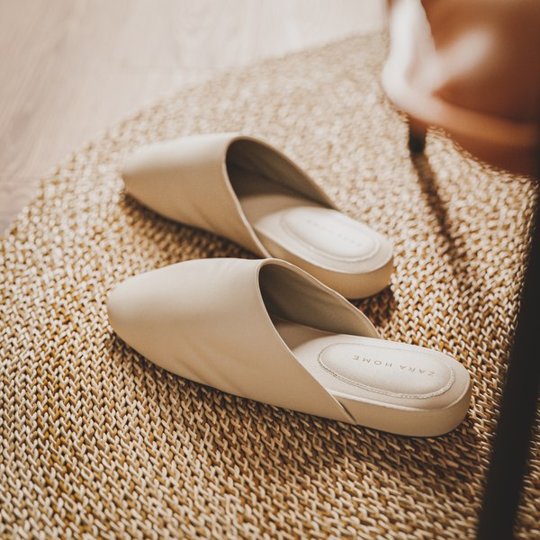 modelo 3d Pantuflas de piel mula gratis - TurboSquid 1705709
