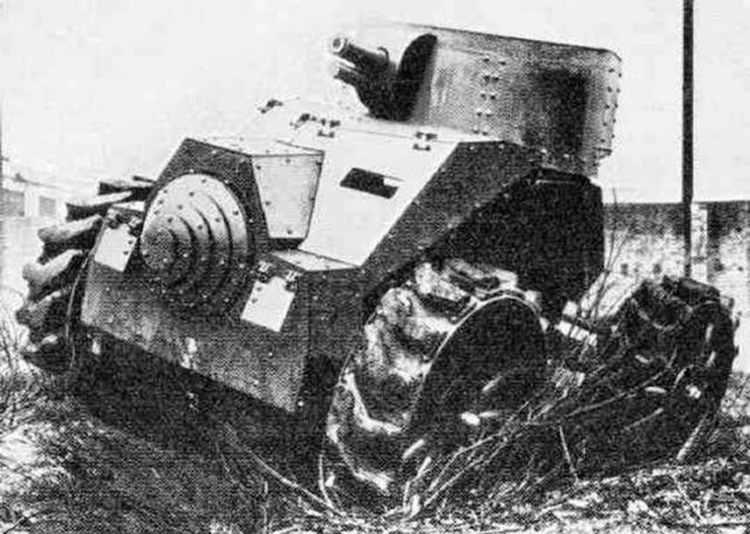 Ansaldo-pavesi Wheeled Tank Modello 3d Model