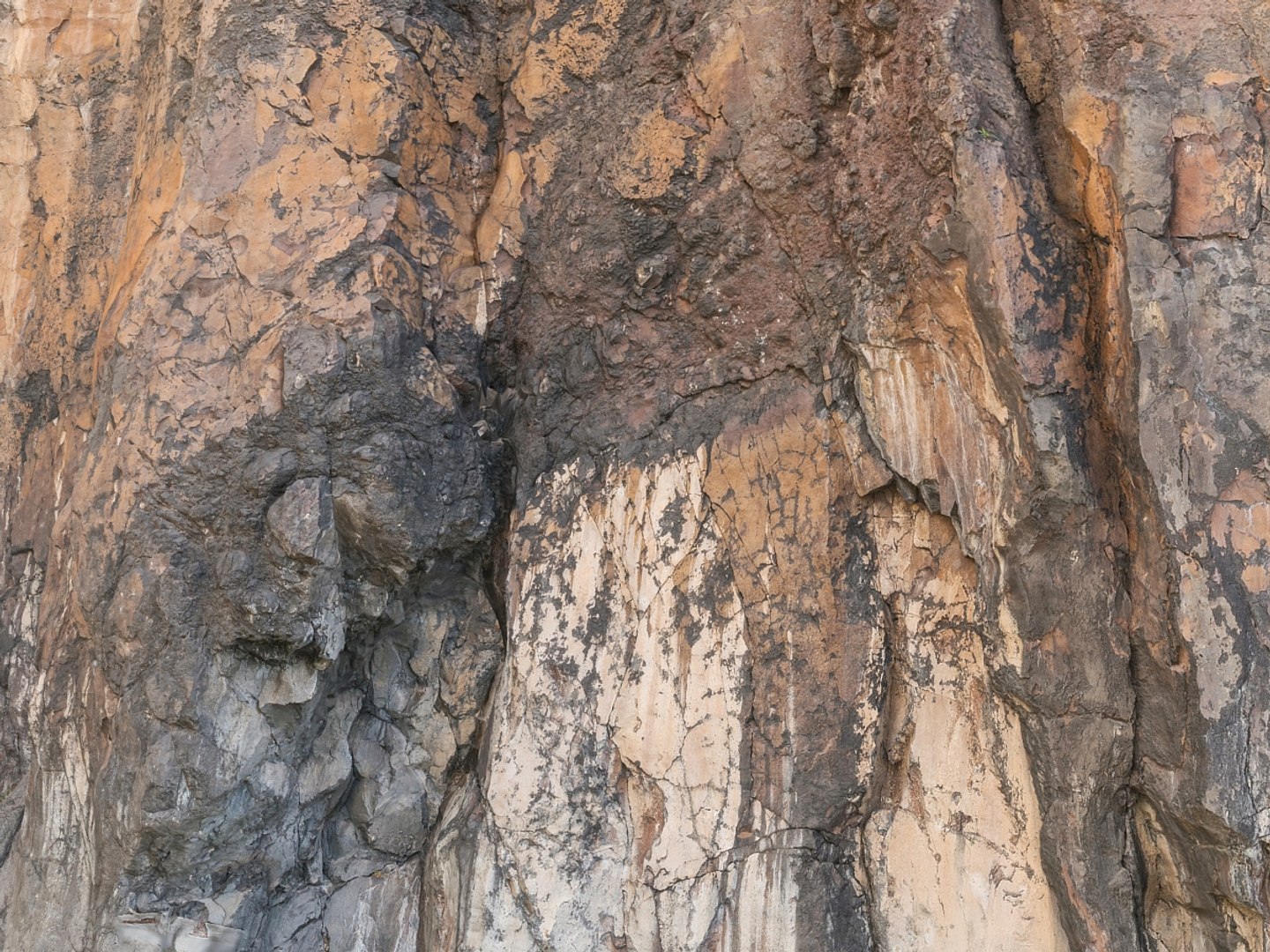 Madagascar Cliff Rock 16k 3D - TurboSquid 1170607