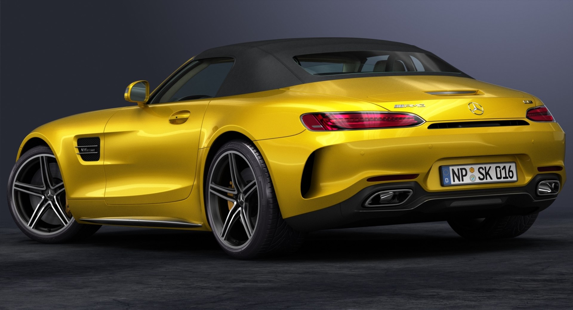 max 2017 mercedes-benz amg gt-c