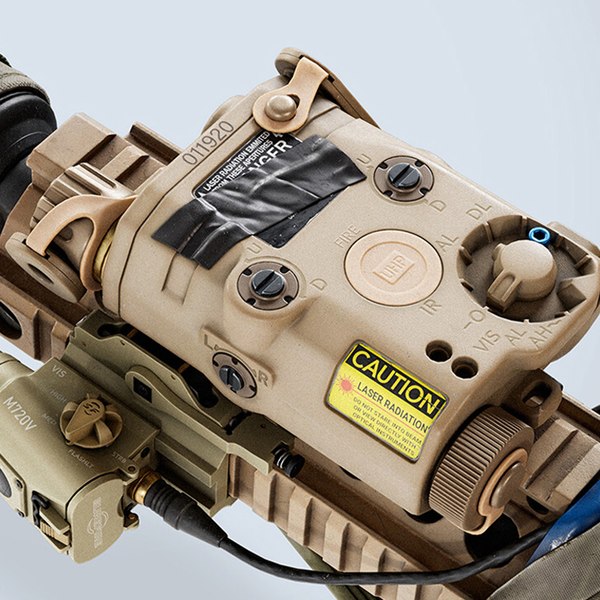 modelo 3d Dispositivo de puntería láser PEQ-15 con linterna ...