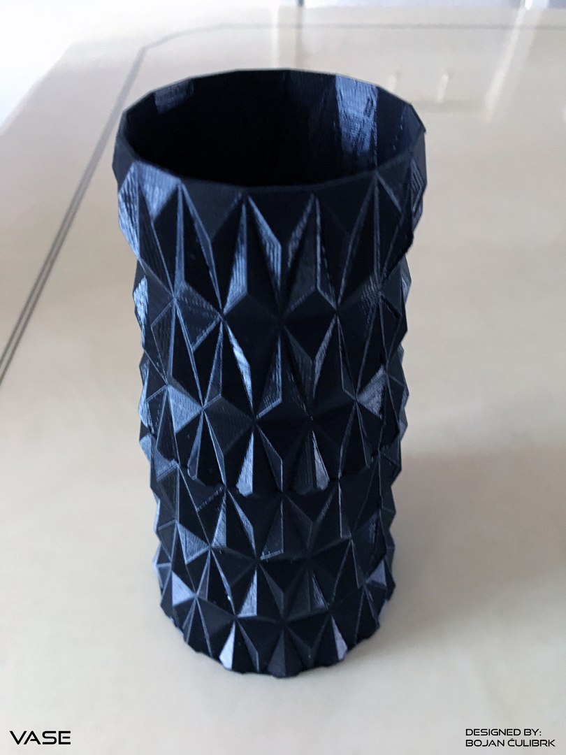pyramidal vases 3d model