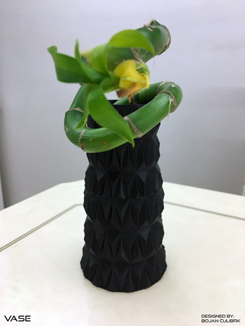 pyramidal vases 3d model