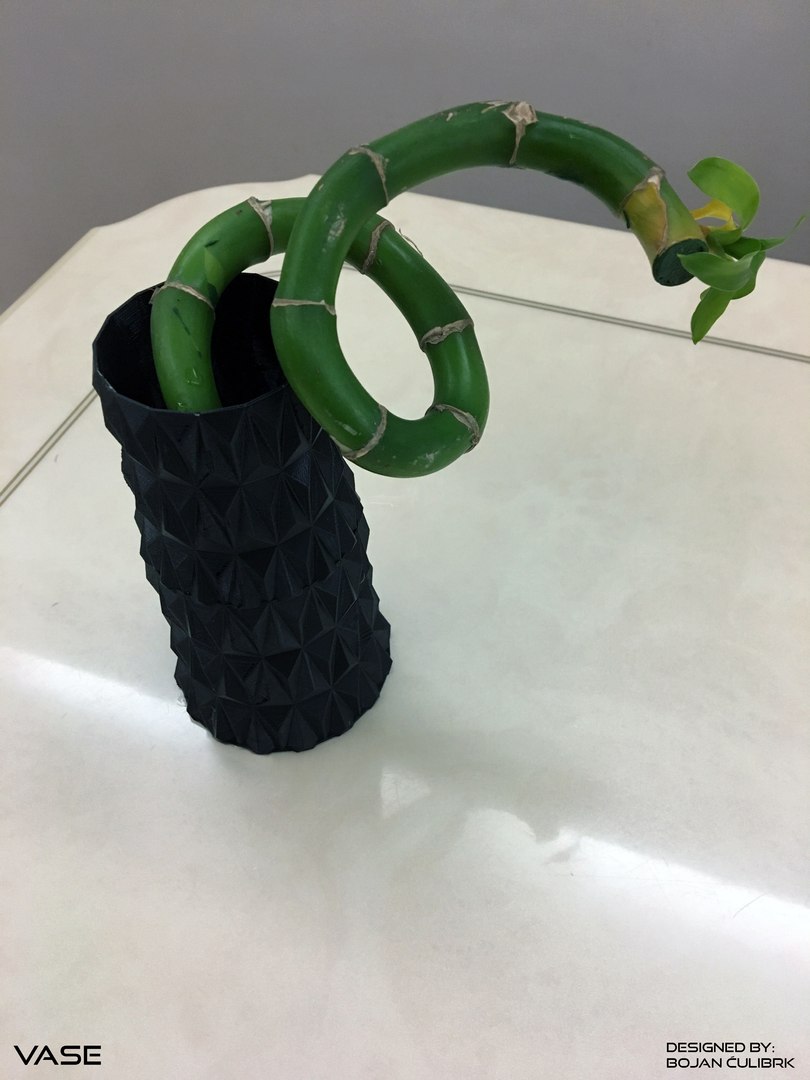 pyramidal vases 3d model