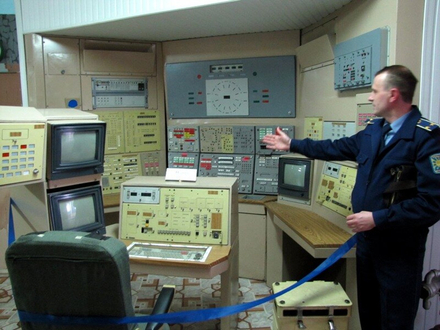 3D Ballistic Missile Launch Control Center Model - TurboSquid 1847951