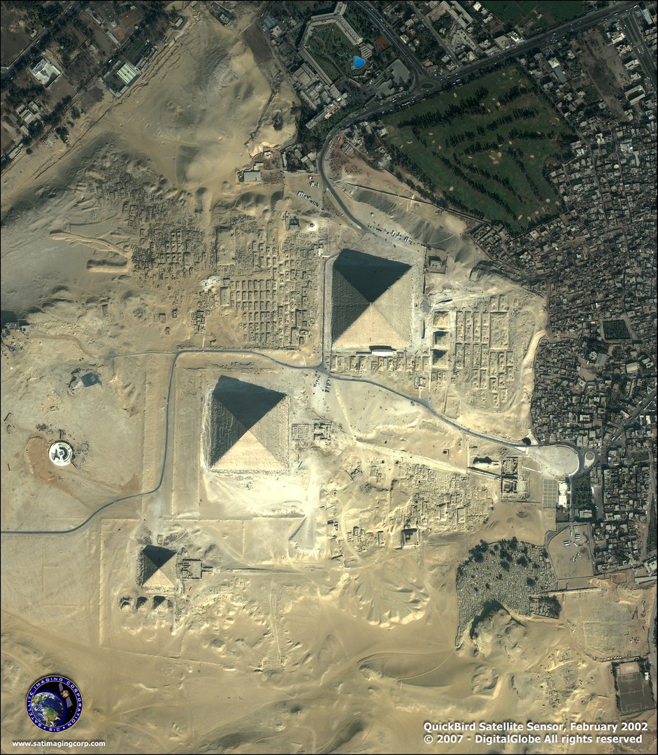 3ds Max Pyramid Giza Layout